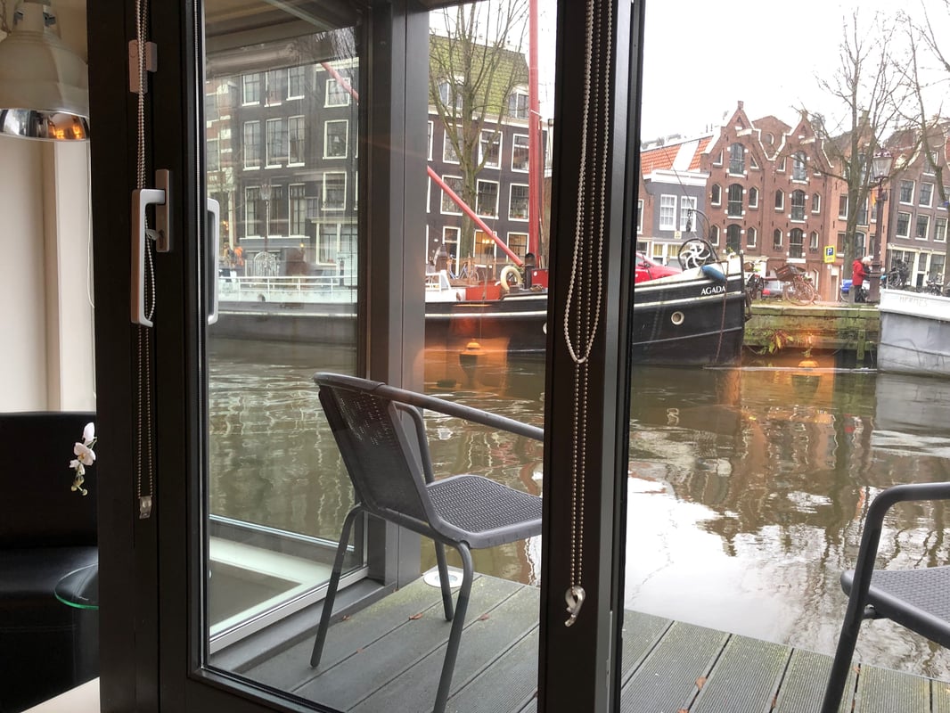 Houseboat Amsterdam: Galeforce One - Jordaan houseboat studio