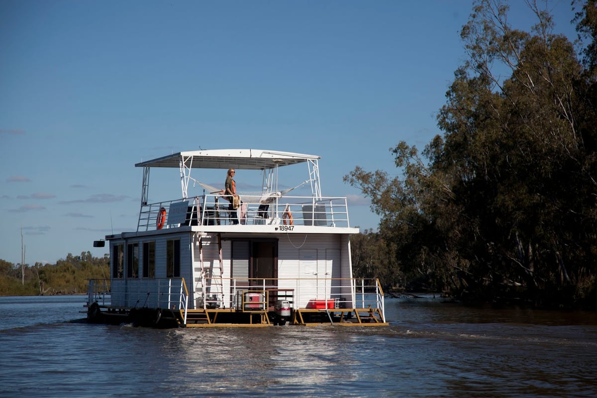 Houseboat Mulwala: Murray River Houseboat
