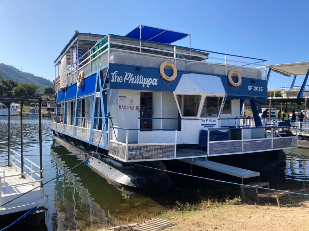 Houseboat Kariba: The Phillipa