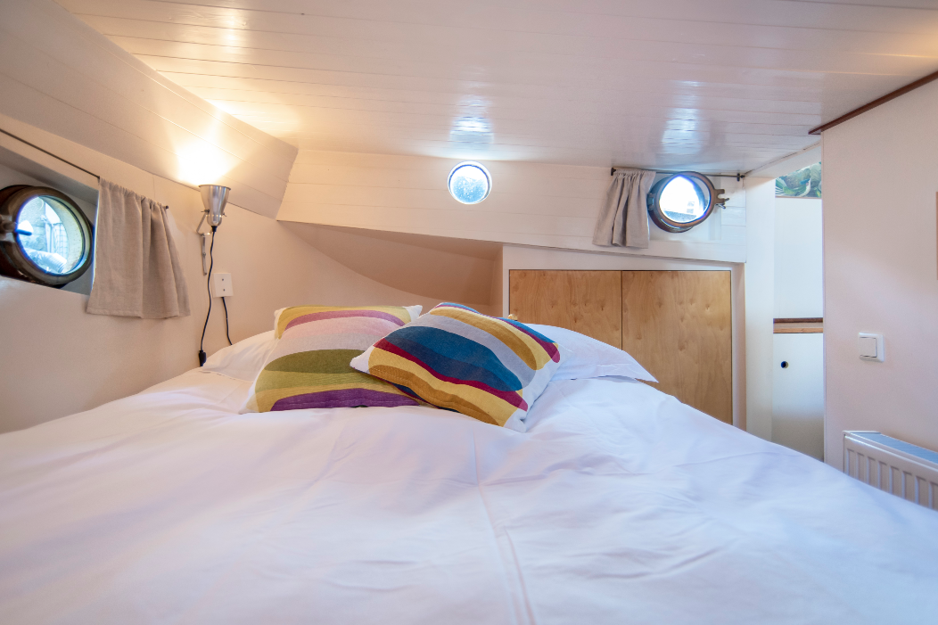 Houseboat Amsterdam: Quiet Gem in Heart of Amsterdam