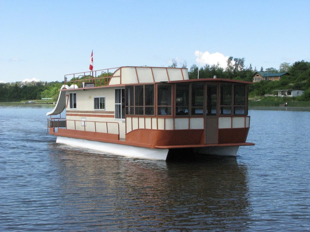 Houseboat rental Canada (6) - Book unique places to stay